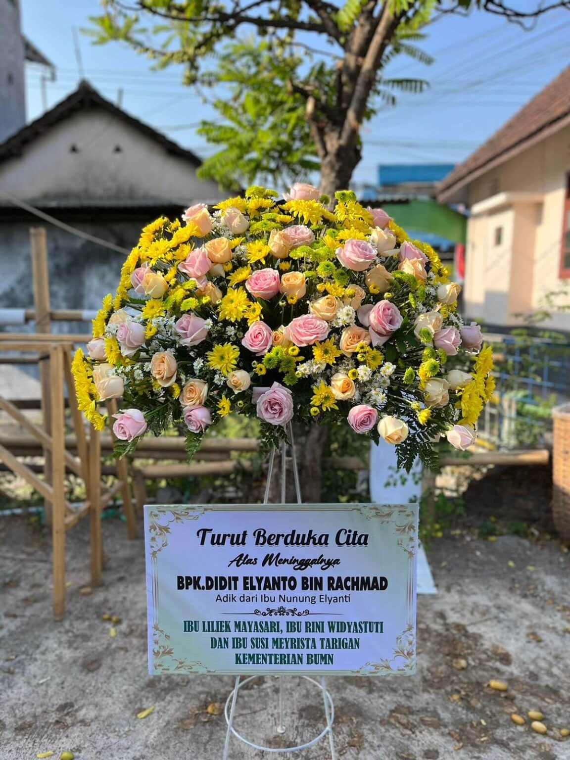 Standing Flower Spesial Summer Pandaan - Toko Bunga Pandaan